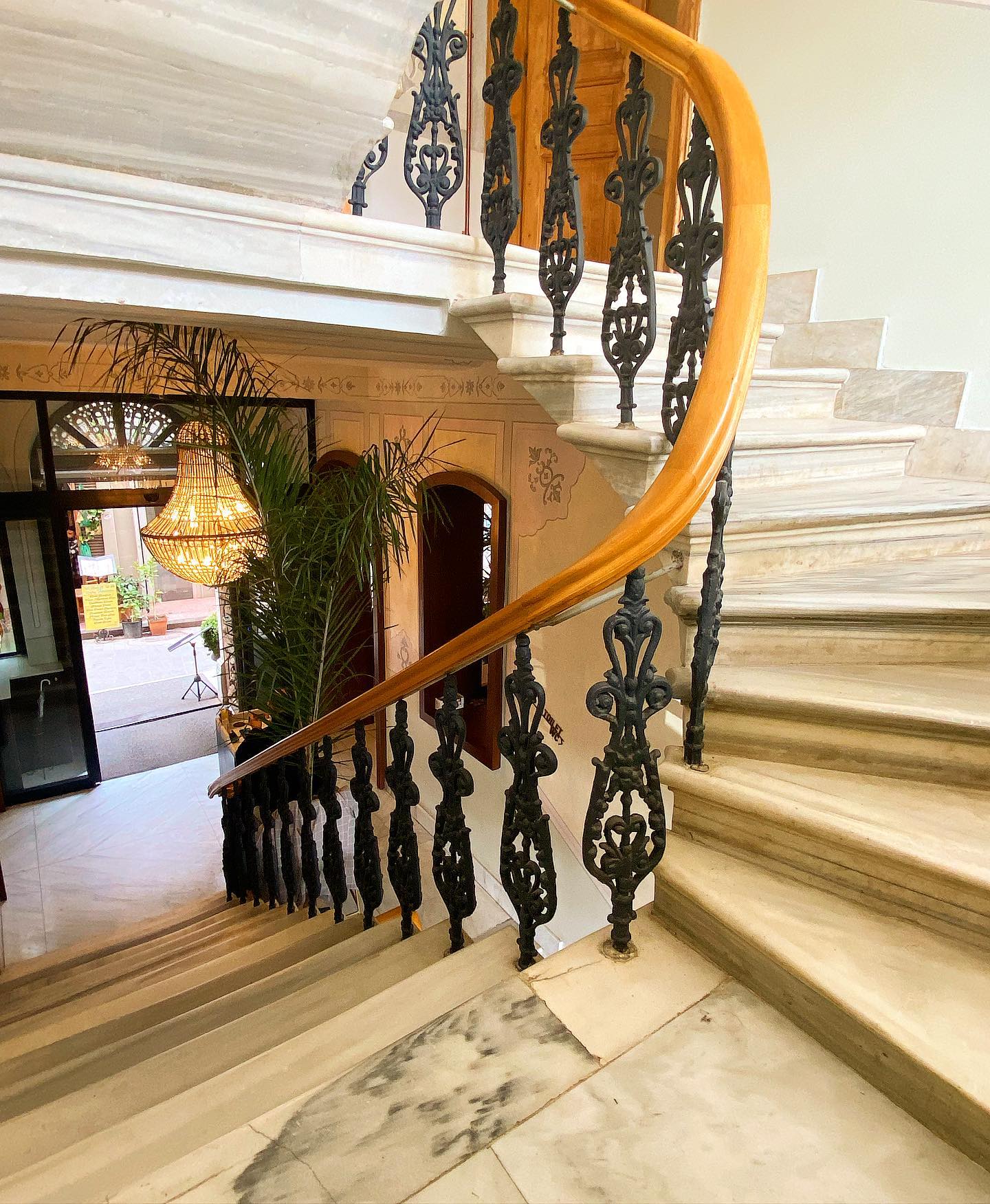 Barnathan Roof – Eng-Istanbul Web Guide