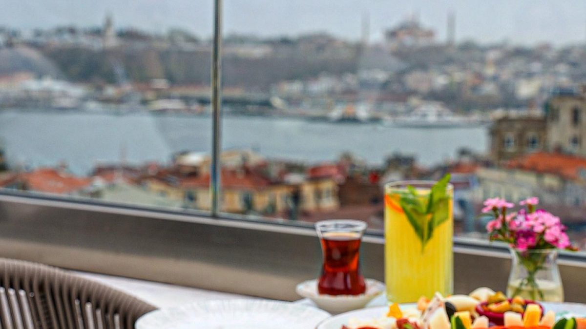 Barnathan Roof – Istanbul Web Guide